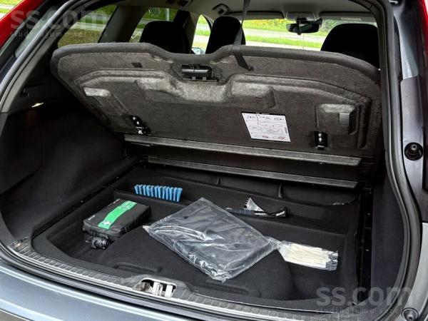 Pelēks Volvo XC60 2016 Cēsis, ar dzinēja tilpumu 2.40 L un nobraukumu 288 tūkst. km par 11500 €, foto 10 vietnē AUTOMOTO.COM.LV