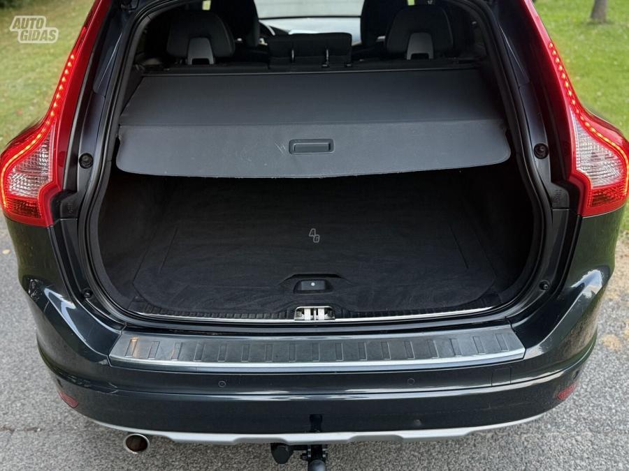 Grey Volvo XC60 2016 in Kretinga, with an engine capacity of 2.00 L and mileage of 216 thousand km for 11999 €, photo 11 on AUTOMOTO.COM.LV