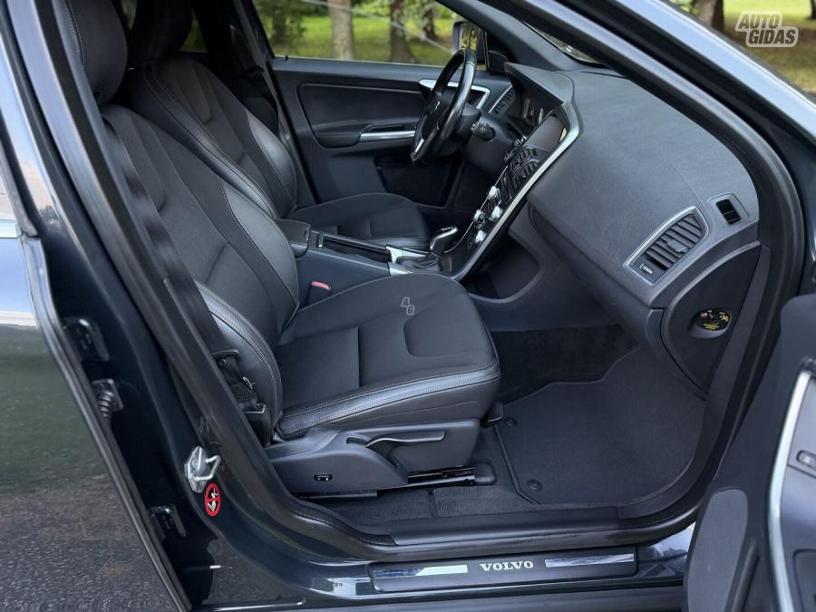 Grey Volvo XC60 2016 in Kretinga, with an engine capacity of 2.00 L and mileage of 216 thousand km for 11999 €, photo 19 on AUTOMOTO.COM.LV