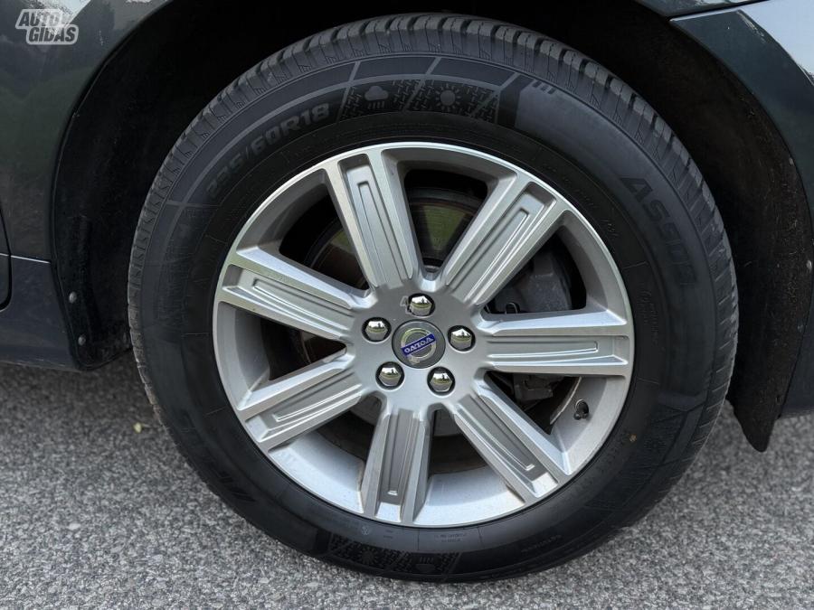 Grey Volvo XC60 2016 in Kretinga, with an engine capacity of 2.00 L and mileage of 216 thousand km for 11999 €, photo 23 on AUTOMOTO.COM.LV
