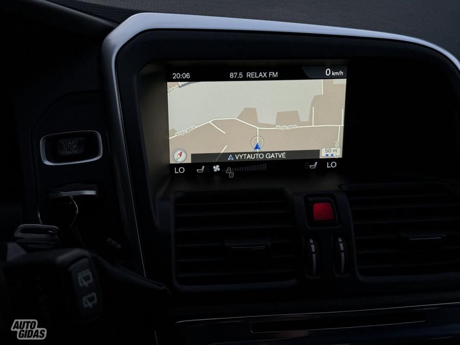Grey Volvo XC60 2016 in Kretinga, with an engine capacity of 2.00 L and mileage of 216 thousand km for 11999 €, photo 24 on AUTOMOTO.COM.LV