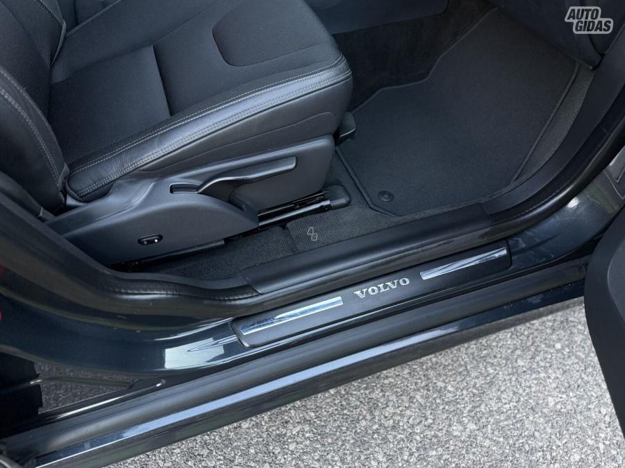 Grey Volvo XC60 2016 in Kretinga, with an engine capacity of 2.00 L and mileage of 216 thousand km for 11999 €, photo 29 on AUTOMOTO.COM.LV