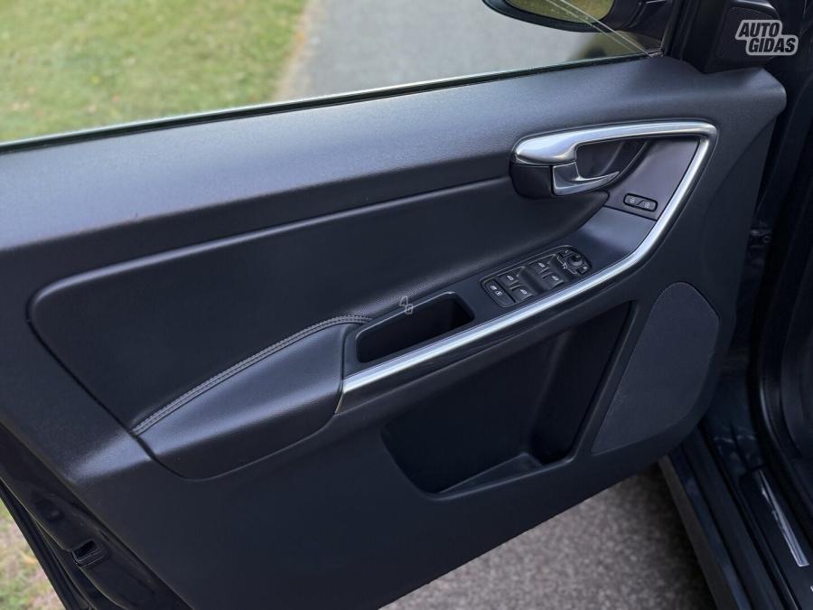 Grey Volvo XC60 2016 in Kretinga, with an engine capacity of 2.00 L and mileage of 216 thousand km for 11999 €, photo 30 on AUTOMOTO.COM.LV