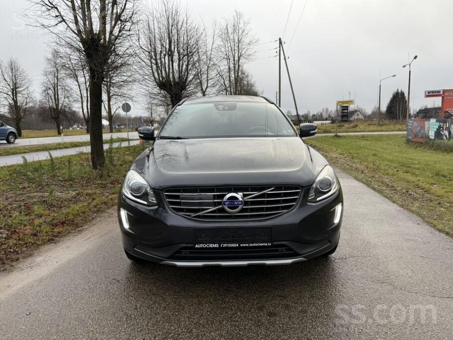 Grey Volvo XC60 2017 in Ogre, with an engine capacity of 2.40 L and mileage of 240 thousand km for 15499 €, photo 2 on AUTOMOTO.COM.LV