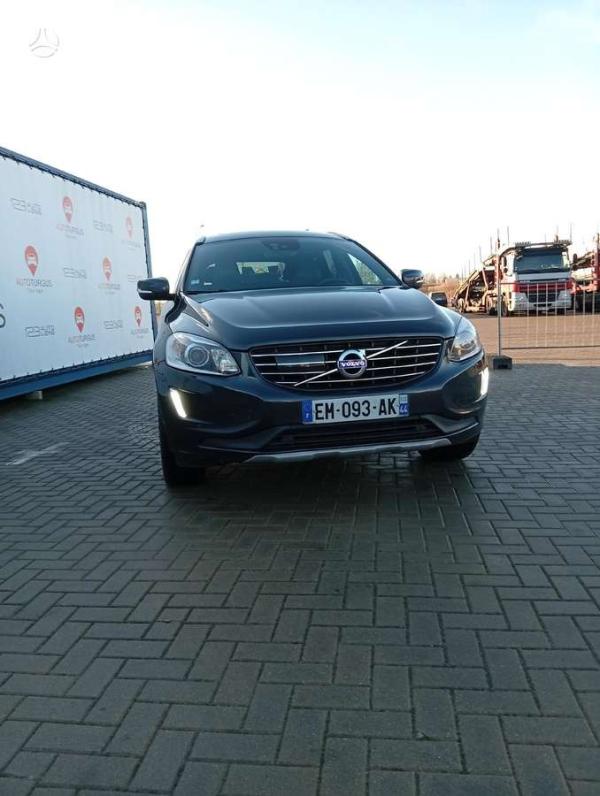Grey Volvo XC60 2017 in Taurage, with an engine capacity of 1.97 L and mileage of 250 thousand km for 12600 €, photo 3 on AUTOMOTO.COM.LV