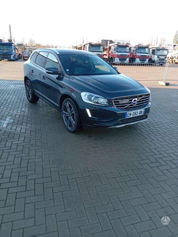 Grey Volvo XC60 2017 in Taurage, with an engine capacity of 1.97 L and mileage of 250 thousand km for 12600 €, photo 4 on AUTOMOTO.COM.LV