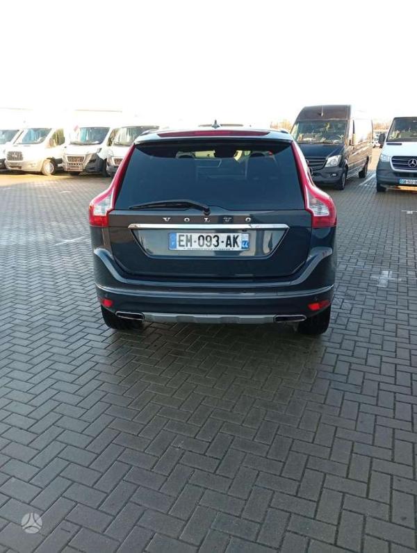Grey Volvo XC60 2017 in Taurage, with an engine capacity of 1.97 L and mileage of 250 thousand km for 12600 €, photo 6 on AUTOMOTO.COM.LV