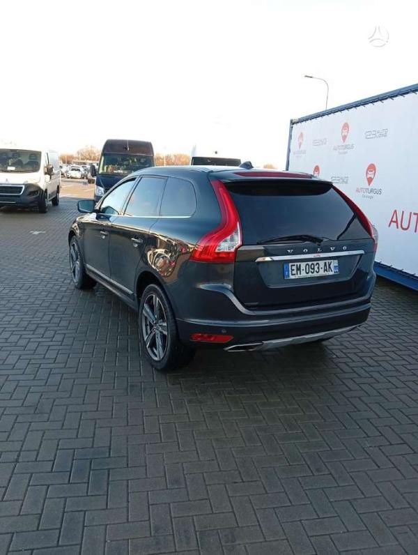 Grey Volvo XC60 2017 in Taurage, with an engine capacity of 1.97 L and mileage of 250 thousand km for 12600 €, photo 7 on AUTOMOTO.COM.LV