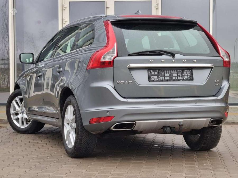 Grey Volvo XC60 2017 in Vilnius, with an engine capacity of 2.40 L and mileage of 165 thousand km for 17900 €, photo 6 on AUTOMOTO.COM.LV