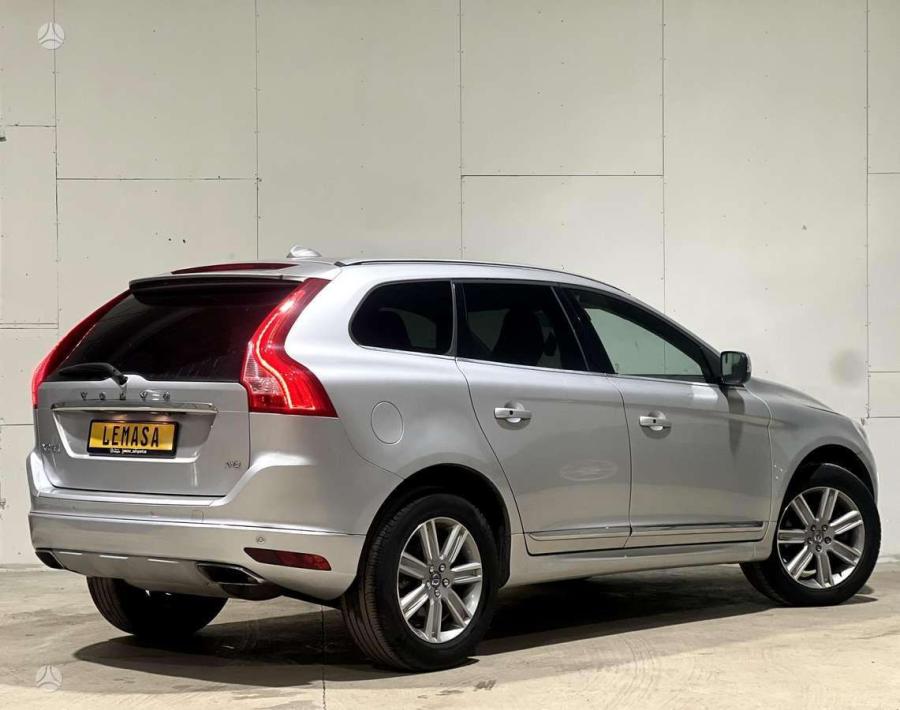 Pelēks Volvo XC60 2017 Klaipėda, ar dzinēja tilpumu 1.97 L un nobraukumu 74 tūkst. km par 13999 €, foto 23 vietnē AUTOMOTO.COM.LV