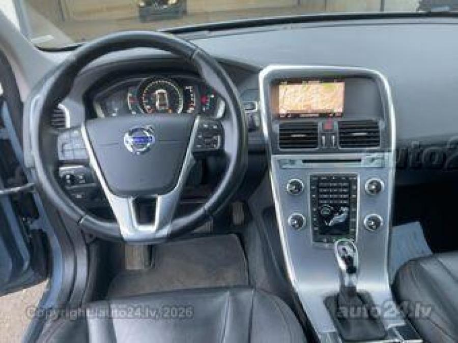 Pelēks Volvo XC60 2017 Tallina, ar dzinēja tilpumu 2.00 L un nobraukumu 187 tūkst. km par 14999 €, foto 6 vietnē AUTOMOTO.COM.LV