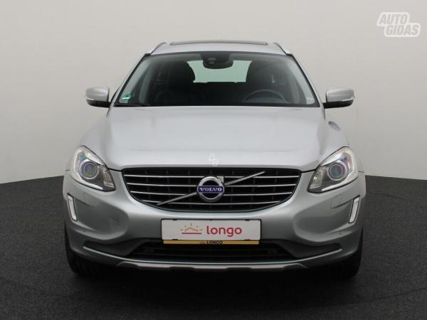 Grey Volvo XC60 2017 in Vilnius, with an engine capacity of 2.40 L and mileage of 201 thousand km for 18599 €, photo 3 on AUTOMOTO.COM.LV