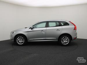 Grey Volvo XC60 2017 in Vilnius, with an engine capacity of 2.40 L and mileage of 201 thousand km for 18599 €, photo 6 on AUTOMOTO.COM.LV