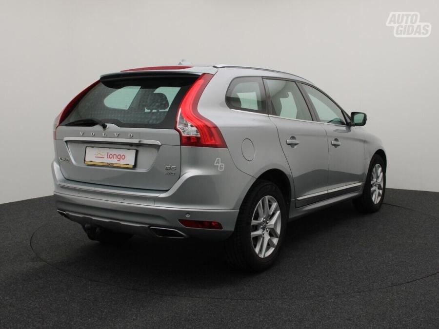 Grey Volvo XC60 2017 in Vilnius, with an engine capacity of 2.40 L and mileage of 201 thousand km for 18599 €, photo 8 on AUTOMOTO.COM.LV
