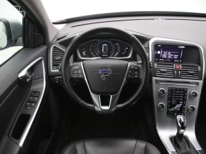 Grey Volvo XC60 2017 in Vilnius, with an engine capacity of 2.40 L and mileage of 201 thousand km for 18599 €, photo 17 on AUTOMOTO.COM.LV