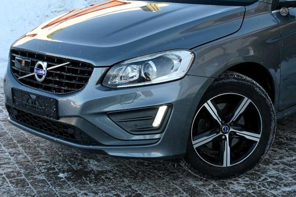 Grey Volvo XC60 2017 in Kretinga, with an engine capacity of 2.40 L and mileage of 276 thousand km for 14999 €, photo 4 on AUTOMOTO.COM.LV