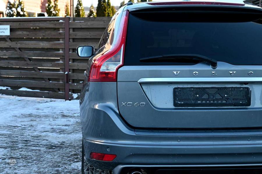 Pelēks Volvo XC60 2017 Kretinga, ar dzinēja tilpumu 2.40 L un nobraukumu 276 tūkst. km par 14999 €, foto 11 vietnē AUTOMOTO.COM.LV