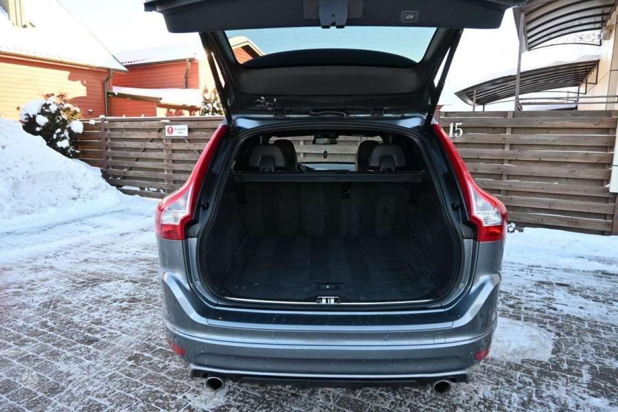 Pelēks Volvo XC60 2017 Kretinga, ar dzinēja tilpumu 2.40 L un nobraukumu 276 tūkst. km par 14999 €, foto 13 vietnē AUTOMOTO.COM.LV