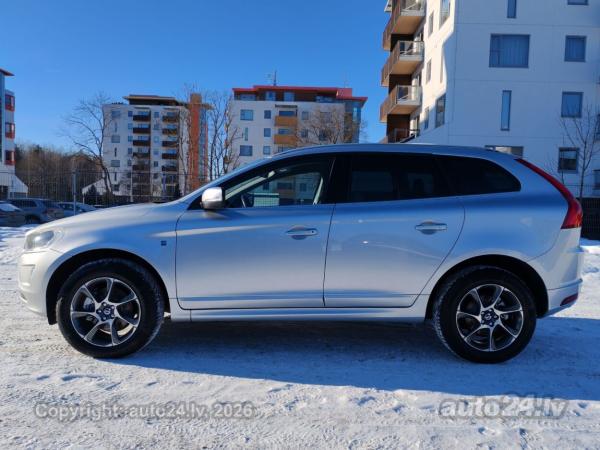Pelēks Volvo XC60 2017 Tallina, ar dzinēja tilpumu 2.40 L un nobraukumu 130 tūkst. km par 17499 €, foto 3 vietnē AUTOMOTO.COM.LV
