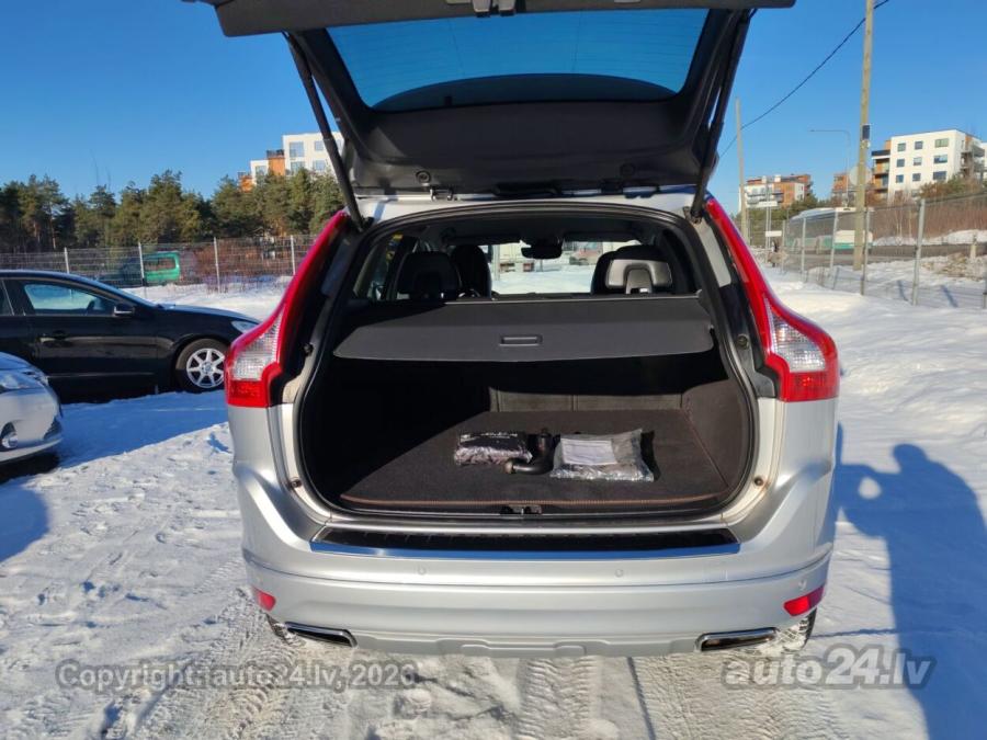 Grey Volvo XC60 2017 in Tallinn, with an engine capacity of 2.40 L and mileage of 130 thousand km for 17499 €, photo 9 on AUTOMOTO.COM.LV