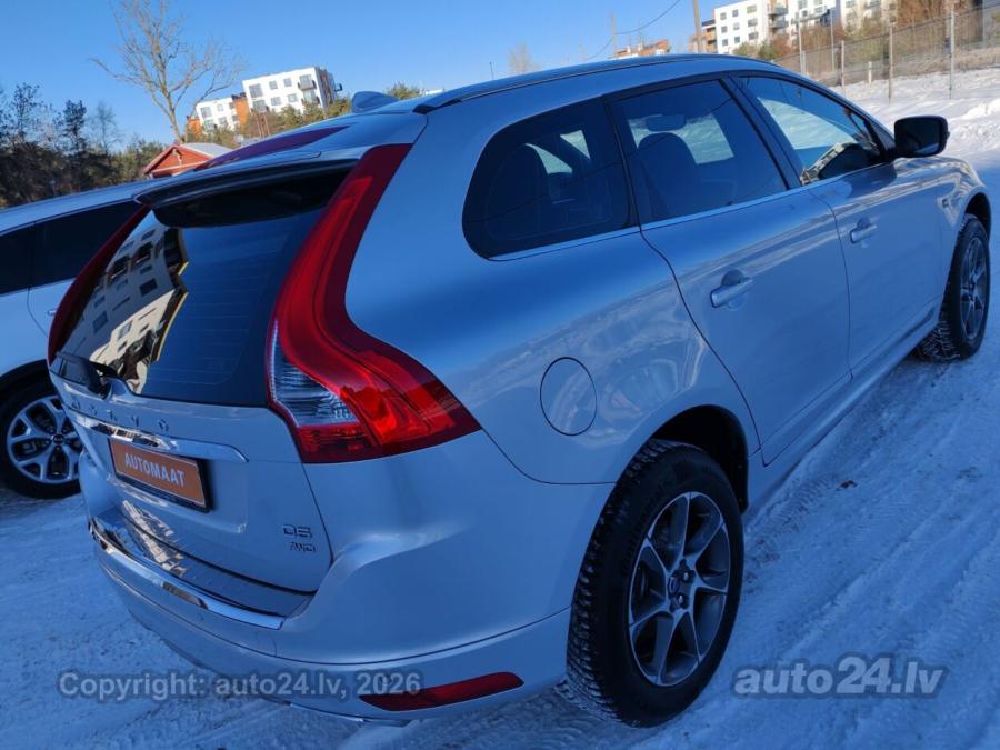 Grey Volvo XC60 2017 in Tallinn, with an engine capacity of 2.40 L and mileage of 130 thousand km for 17499 €, photo 12 on AUTOMOTO.COM.LV