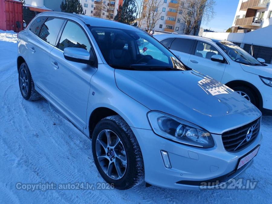 Grey Volvo XC60 2017 in Tallinn, with an engine capacity of 2.40 L and mileage of 130 thousand km for 17499 €, photo 16 on AUTOMOTO.COM.LV