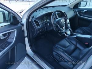 Grey Volvo XC60 2017 in Tallinn, with an engine capacity of 2.40 L and mileage of 130 thousand km for 17499 €, photo 19 on AUTOMOTO.COM.LV