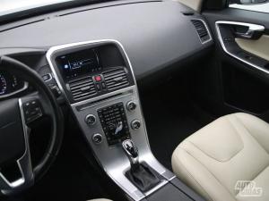 Grey Volvo XC60 2017 in Vilnius, with an engine capacity of 2.00 L and mileage of 190 thousand km for 17799 €, photo 22 on AUTOMOTO.COM.LV