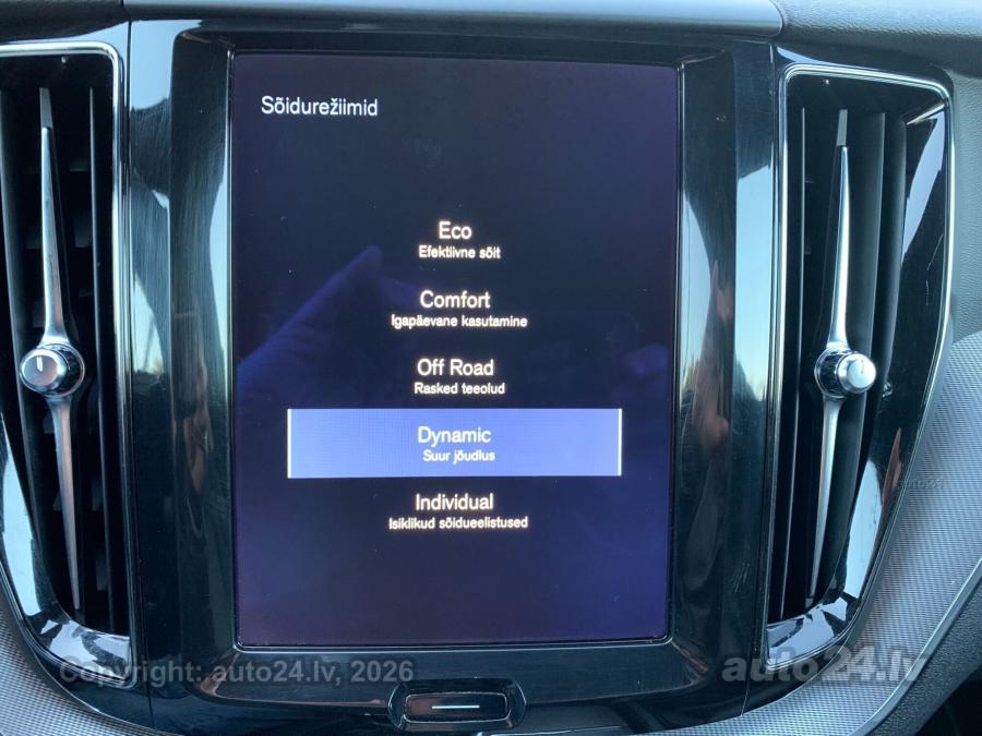 Серый Вольво ХС60 2017 в Таллин, объемом двигателя 2.00 л и пробегом 165 тыс. км за 22900 €, фото 22 на AUTOMOTO.COM.LV