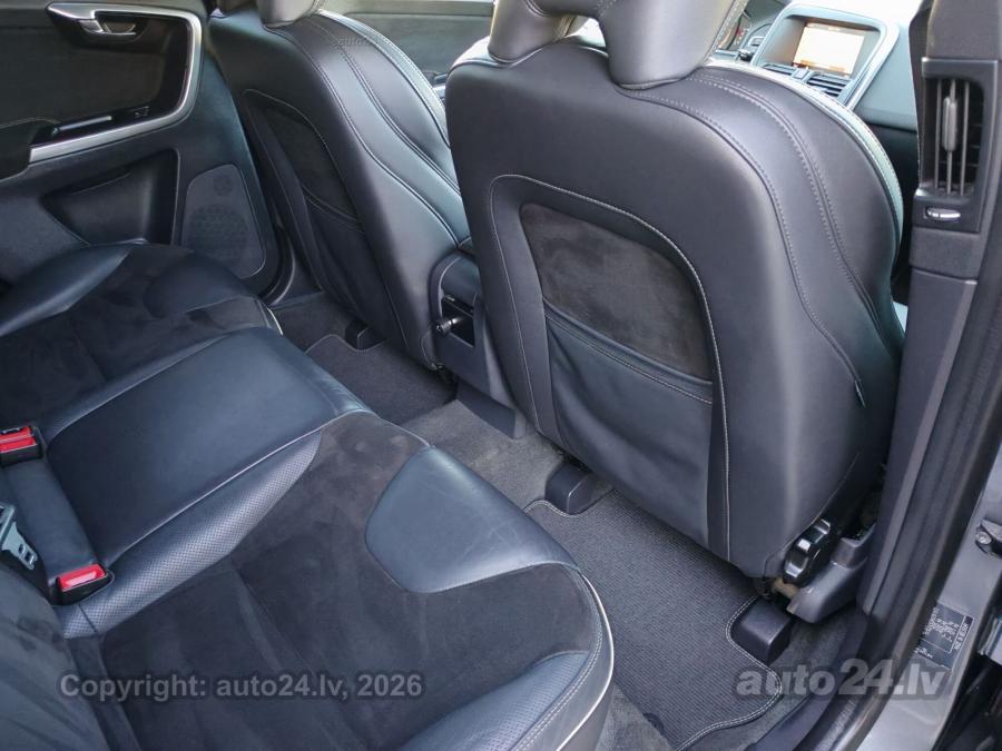 Pelēks Volvo XC60 2017 Tallina, ar dzinēja tilpumu 2.40 L un nobraukumu 200 tūkst. km par 16499 €, foto 13 vietnē AUTOMOTO.COM.LV