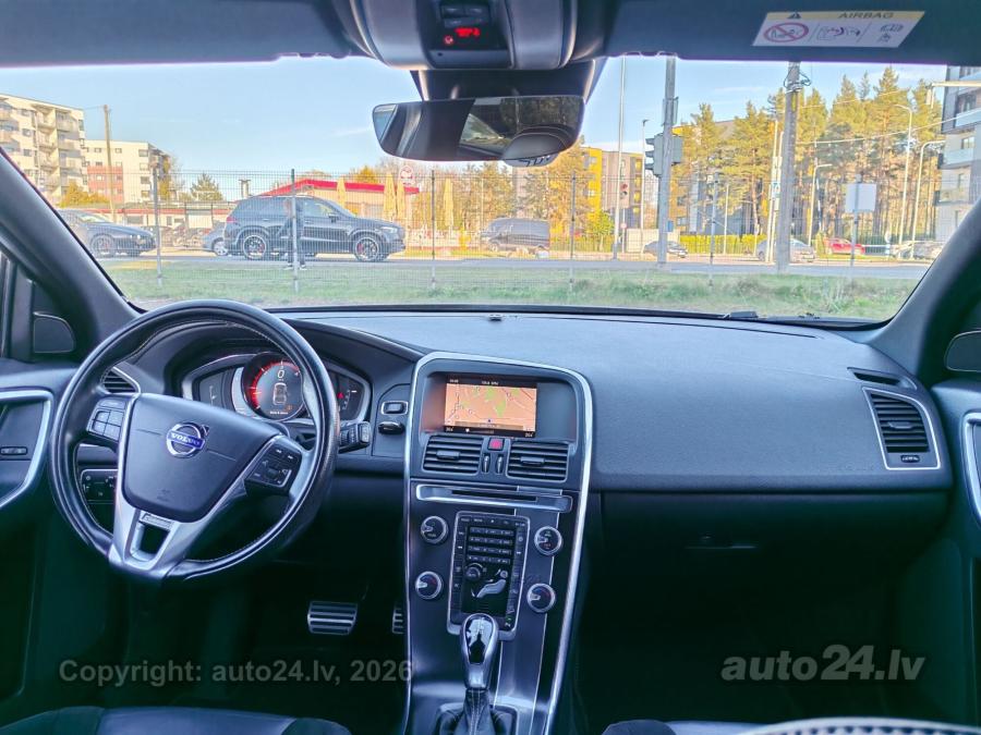 Pelēks Volvo XC60 2017 Tallina, ar dzinēja tilpumu 2.40 L un nobraukumu 200 tūkst. km par 16499 €, foto 14 vietnē AUTOMOTO.COM.LV