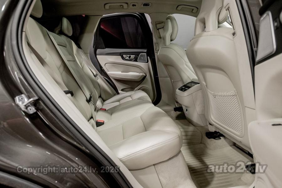 Pelēks Volvo XC60 2017 Pērnava, ar dzinēja tilpumu 2.00 L un nobraukumu 260 tūkst. km par 19990 €, foto 16 vietnē AUTOMOTO.COM.LV