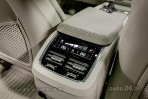 Pelēks Volvo XC60 2017 Pērnava, ar dzinēja tilpumu 2.00 L un nobraukumu 260 tūkst. km par 19990 €, foto 24 vietnē AUTOMOTO.COM.LV