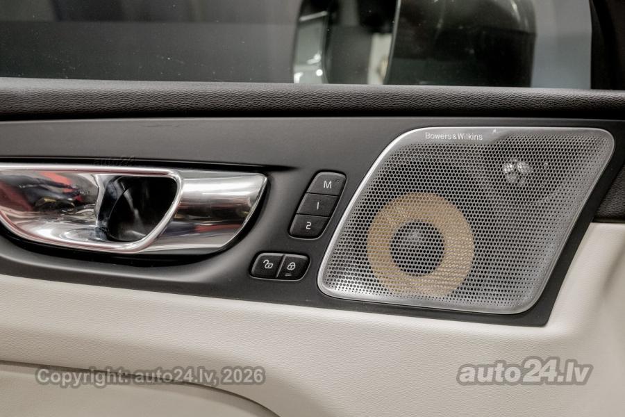 Pelēks Volvo XC60 2017 Pērnava, ar dzinēja tilpumu 2.00 L un nobraukumu 260 tūkst. km par 19990 €, foto 26 vietnē AUTOMOTO.COM.LV