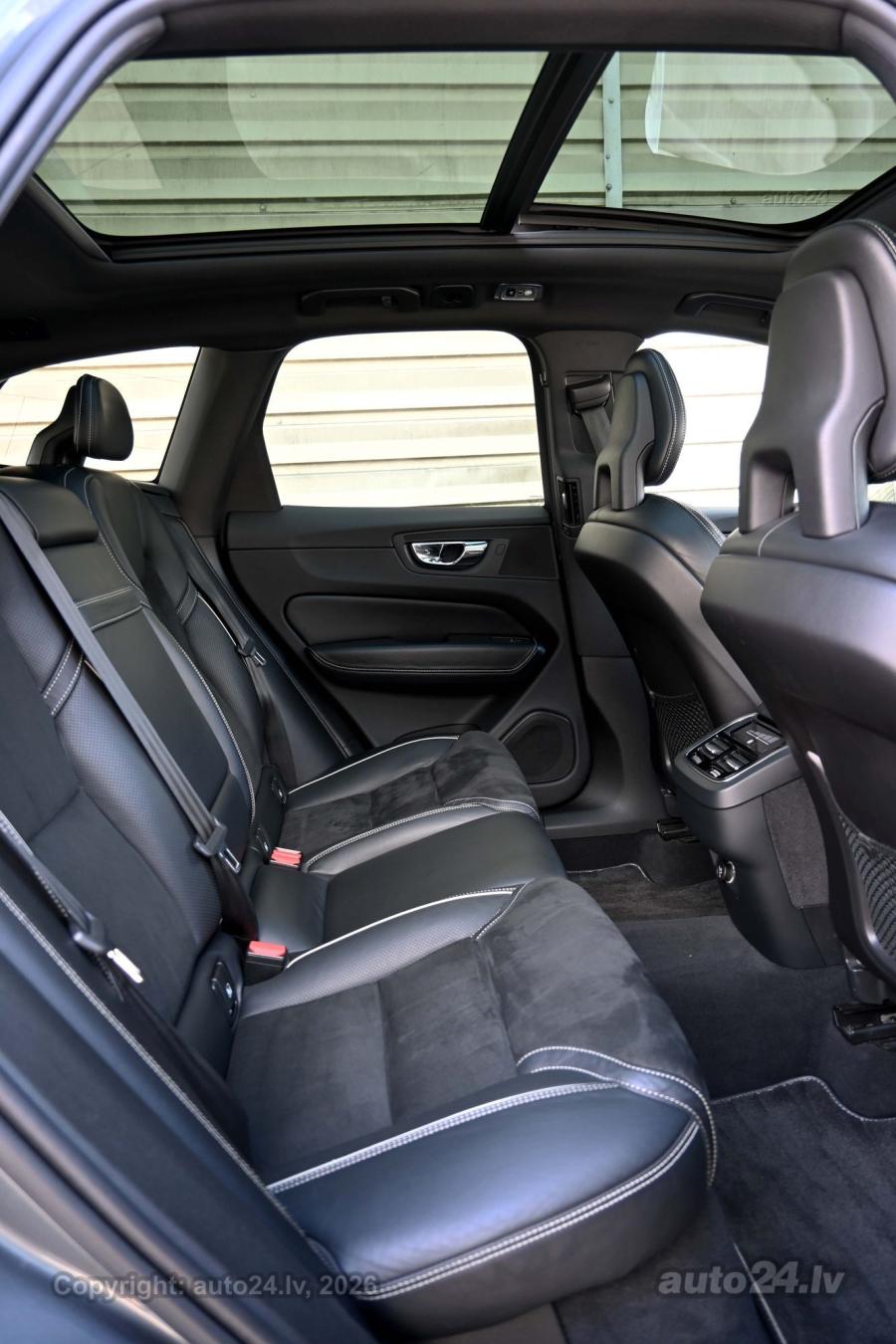 Pelēks Volvo XC60 2017 Tallina, ar dzinēja tilpumu 2.00 L un nobraukumu 130 tūkst. km par 28880 €, foto 11 vietnē AUTOMOTO.COM.LV