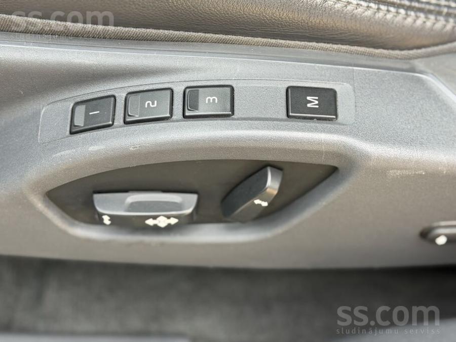 Pelēks Volvo XC60 2017 Rīga, ar dzinēja tilpumu 2.00 L un nobraukumu 168 tūkst. km par 14500 €, foto 8 vietnē AUTOMOTO.COM.LV