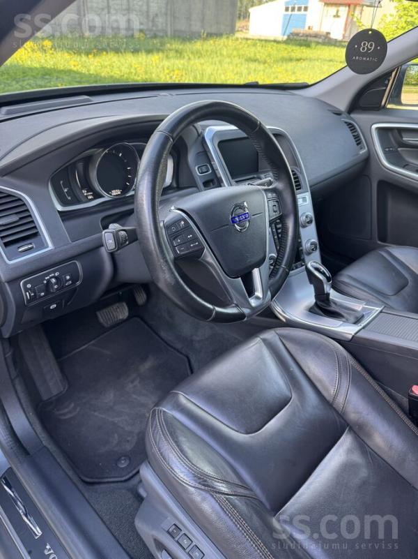 Pelēks Volvo XC60 2017 Aizkraukle, ar dzinēja tilpumu 2.40 L un nobraukumu 188 tūkst. km par 17000 €, foto 4 vietnē AUTOMOTO.COM.LV