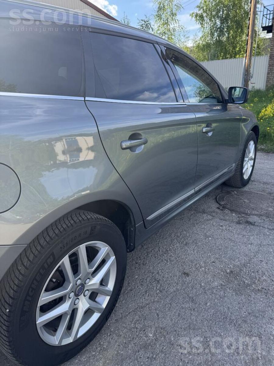 Pelēks Volvo XC60 2017 Aizkraukle, ar dzinēja tilpumu 2.40 L un nobraukumu 188 tūkst. km par 17000 €, foto 9 vietnē AUTOMOTO.COM.LV