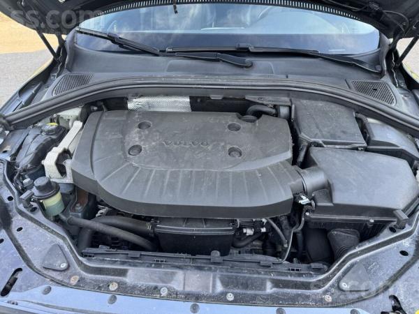 Pelēks Volvo XC60 2017 Aizkraukle, ar dzinēja tilpumu 2.40 L un nobraukumu 188 tūkst. km par 17000 €, foto 10 vietnē AUTOMOTO.COM.LV