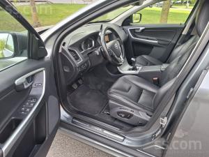 Grey Volvo XC60 2017 in Riga, with an engine capacity of 2.00 L and mileage of 267 thousand km for 11300 €, photo 6 on AUTOMOTO.COM.LV