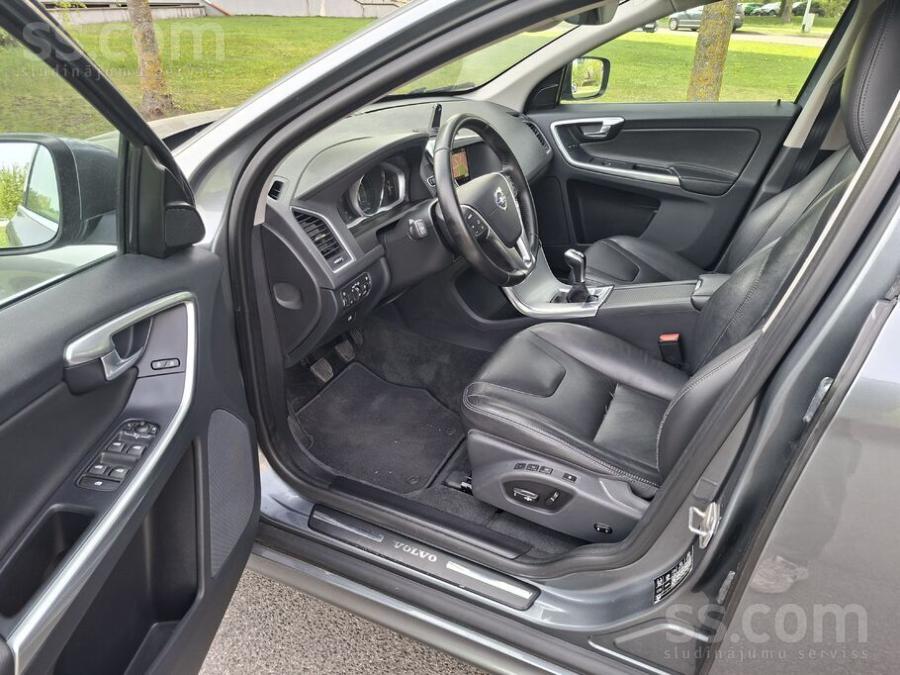 Grey Volvo XC60 2017 in Riga, with an engine capacity of 2.00 L and mileage of 267 thousand km for 11300 €, photo 6 on AUTOMOTO.COM.LV