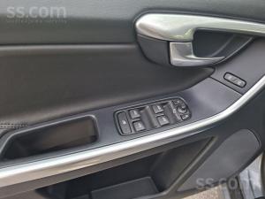 Grey Volvo XC60 2017 in Riga, with an engine capacity of 2.00 L and mileage of 267 thousand km for 11300 €, photo 13 on AUTOMOTO.COM.LV
