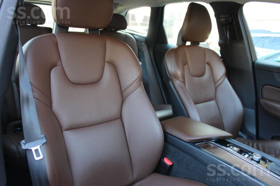 Grey Volvo XC60 2017 in Riga, with an engine capacity of 2.00 L and mileage of 190 thousand km for 17490 €, photo 10 on AUTOMOTO.COM.LV