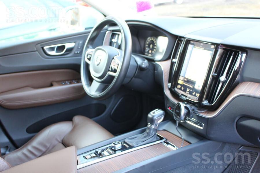 Grey Volvo XC60 2017 in Riga, with an engine capacity of 2.00 L and mileage of 190 thousand km for 17490 €, photo 12 on AUTOMOTO.COM.LV