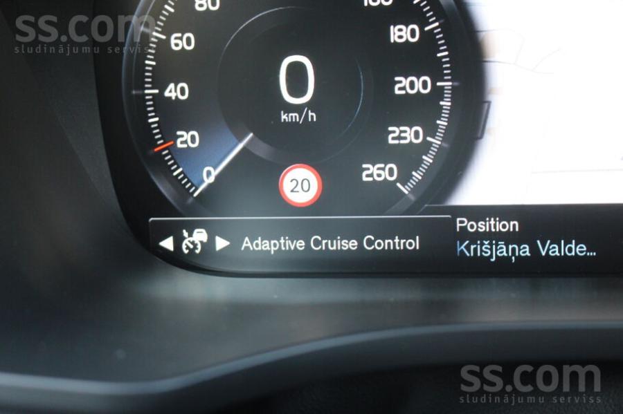 Grey Volvo XC60 2017 in Riga, with an engine capacity of 2.00 L and mileage of 190 thousand km for 17490 €, photo 16 on AUTOMOTO.COM.LV
