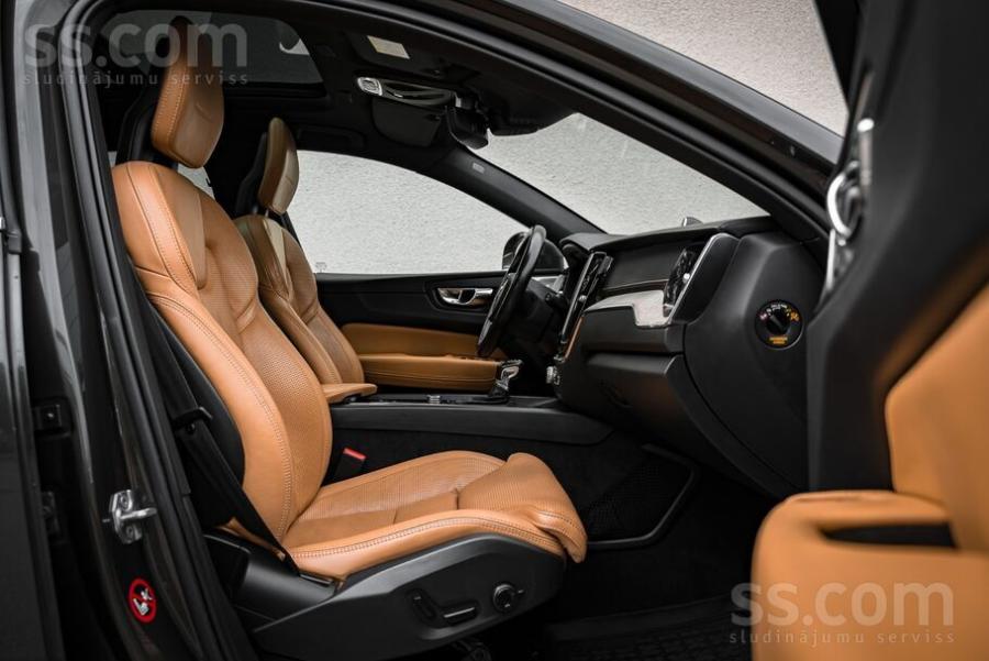 Pelēks Volvo XC60 2017 Rīga, ar dzinēja tilpumu 2.00 L un nobraukumu 274 tūkst. km par 18995 €, foto 12 vietnē AUTOMOTO.COM.LV