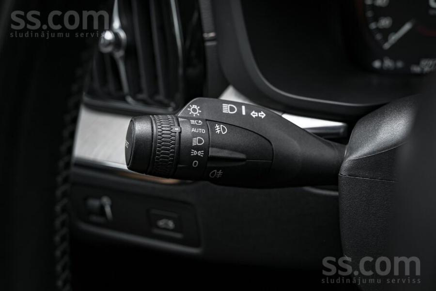 Pelēks Volvo XC60 2017 Rīga, ar dzinēja tilpumu 2.00 L un nobraukumu 274 tūkst. km par 18995 €, foto 20 vietnē AUTOMOTO.COM.LV