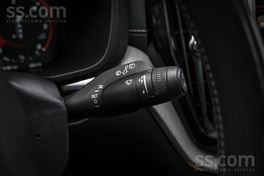 Pelēks Volvo XC60 2017 Rīga, ar dzinēja tilpumu 2.00 L un nobraukumu 274 tūkst. km par 18995 €, foto 22 vietnē AUTOMOTO.COM.LV