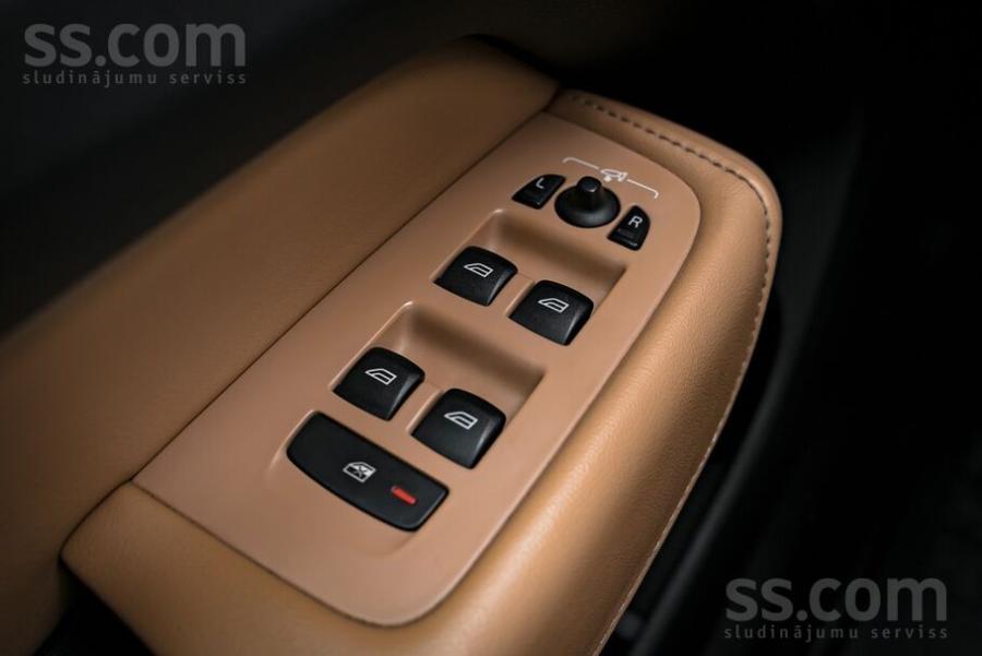 Pelēks Volvo XC60 2017 Rīga, ar dzinēja tilpumu 2.00 L un nobraukumu 274 tūkst. km par 18995 €, foto 30 vietnē AUTOMOTO.COM.LV