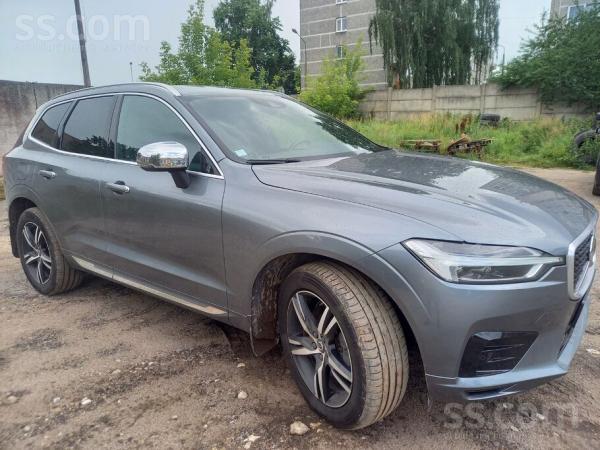 Grey Volvo XC60 2017 in Daugavpils, with an engine capacity of 2.00 L and mileage of 233 thousand km for 19300 €, photo 5 on AUTOMOTO.COM.LV